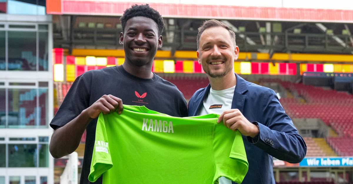 FCK stattet Top-Talent Enis Kamga mit Profivertrag aus